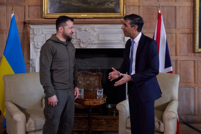 Zelenskyy meets with Sunak in UK, more weapons for Ukraine announced