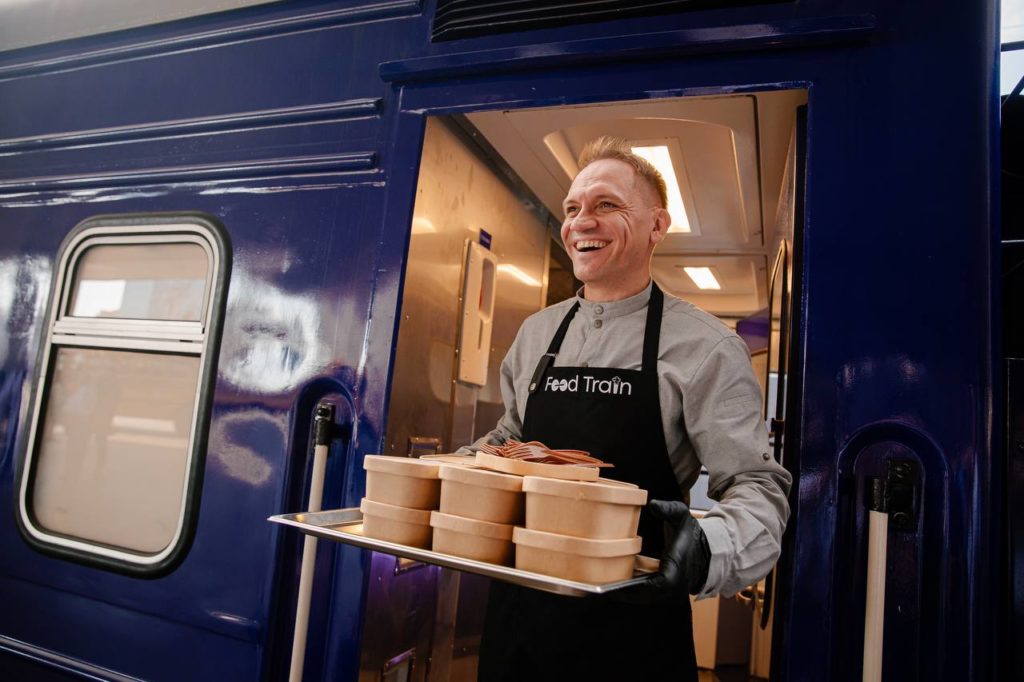 Ukraine launches world's first off-grid kitchen train (photos ...