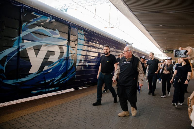 Ukraine launches world's first off-grid kitchen train (photos ...