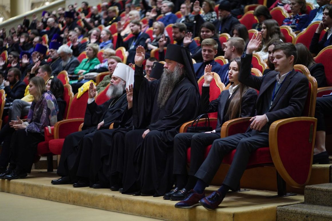 Theologian: Russian Church goes full Nazi with "holy war" on Ukraine ...