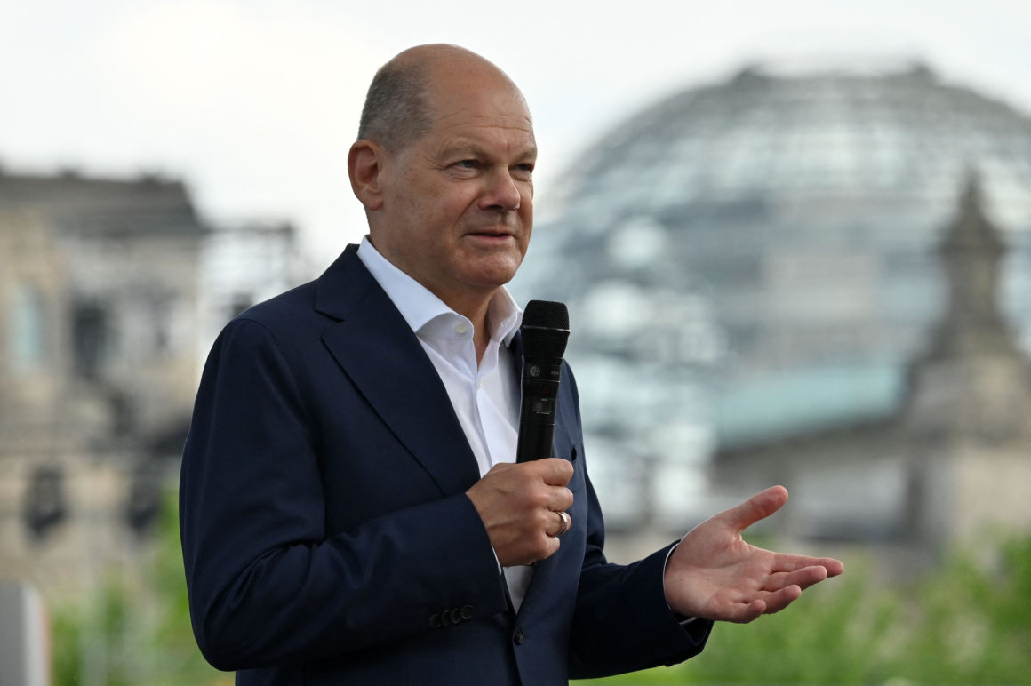 German Chancellor Olaf Scholz: Putin told me that Ukraine ''belongs ...