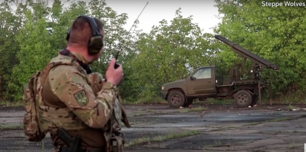 Over-60s from "Steppe Wolves" unit voluntarily aid Ukraine's frontline ...