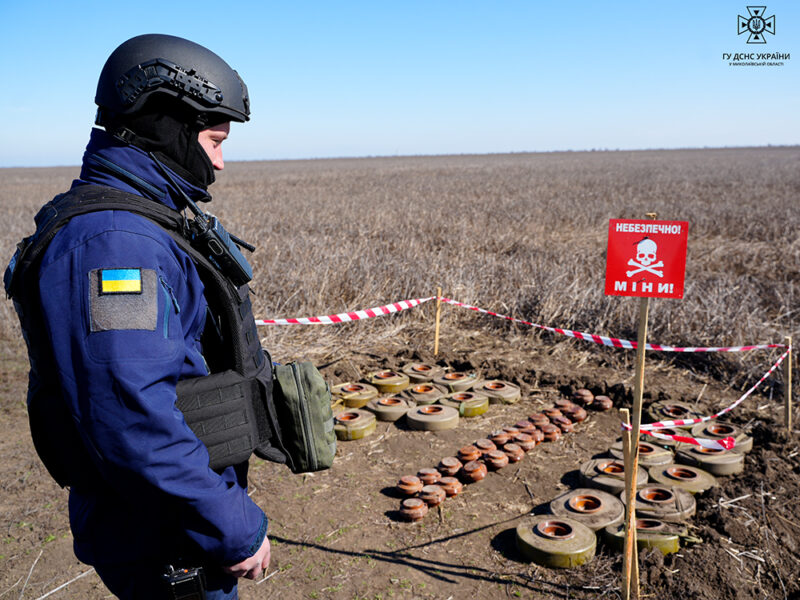 More than 13,000 km² of Ukraine's sea and inland waters need demining ...