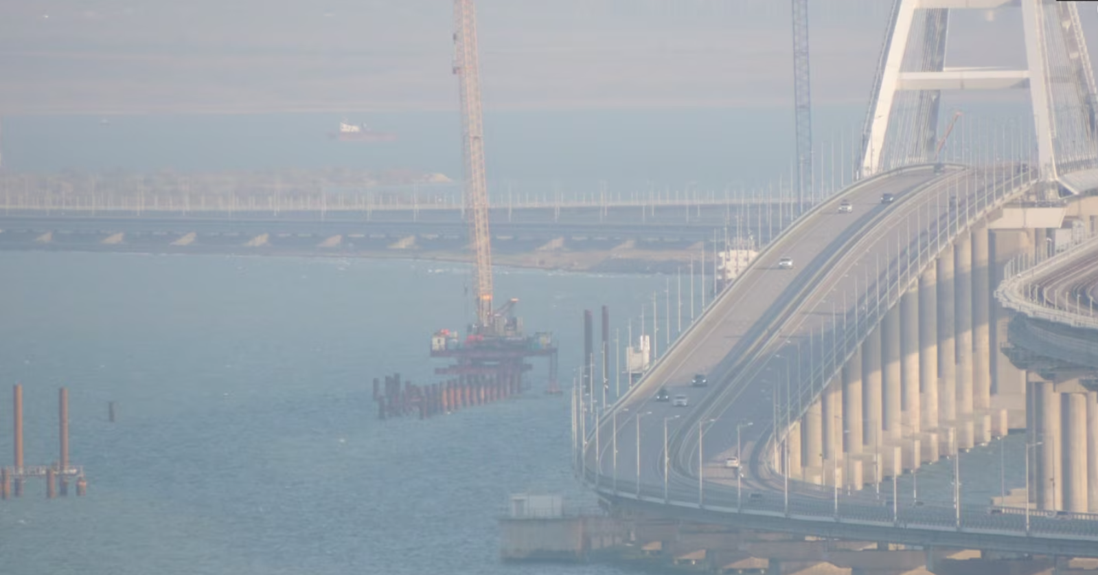 RFE/RL: Russia ramps up Kerch Bridge protection with massive concrete ...