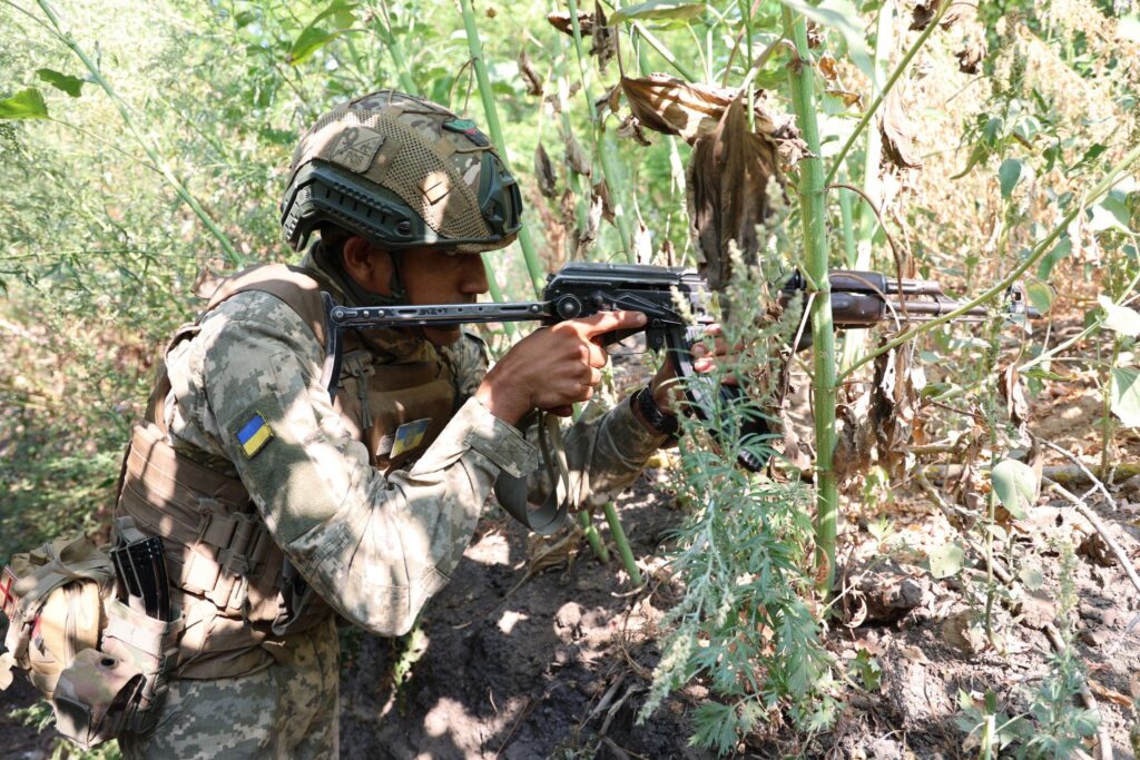 Colombian soldiers trade jungle combat for Ukraine's tech-driven war