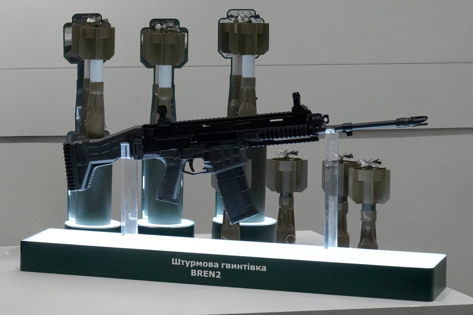 NATO-standard BREN 2 assault rifles now assembled in Ukraine ...
