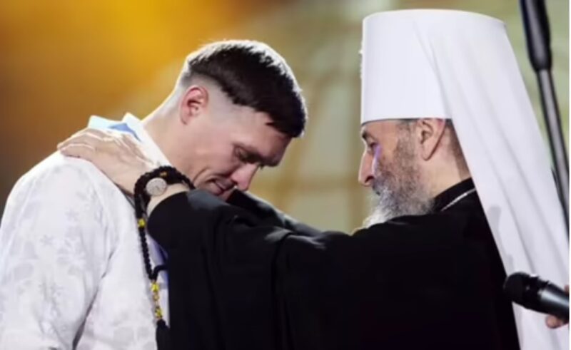 Ancient Ukrainian sword stole the show in Usyk’s victory over Fury ...