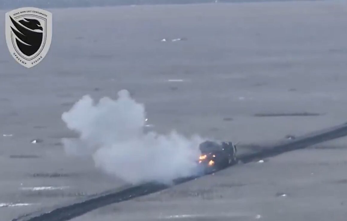 Forbes: Russian tank dies lonely death in broad daylight as five ...