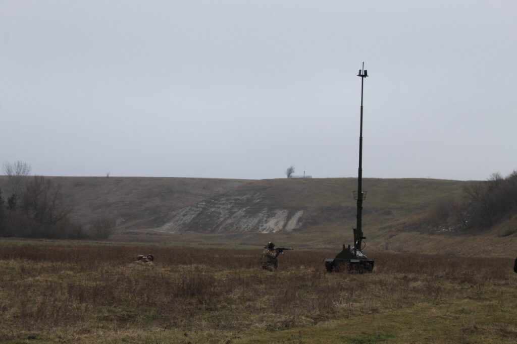 Ukraine unveils land drone with 10 m retractable mast for comms relay ...