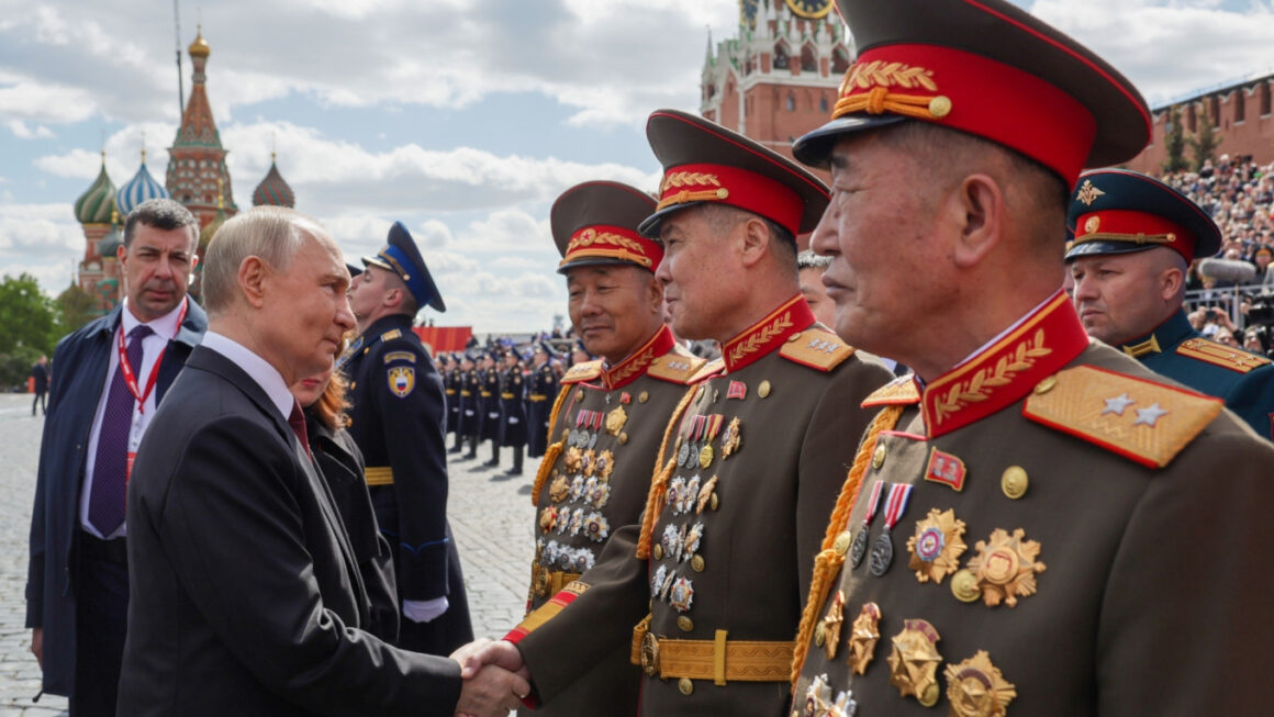 North Korea to send 30,000 more troops as Russia masses forces near ...