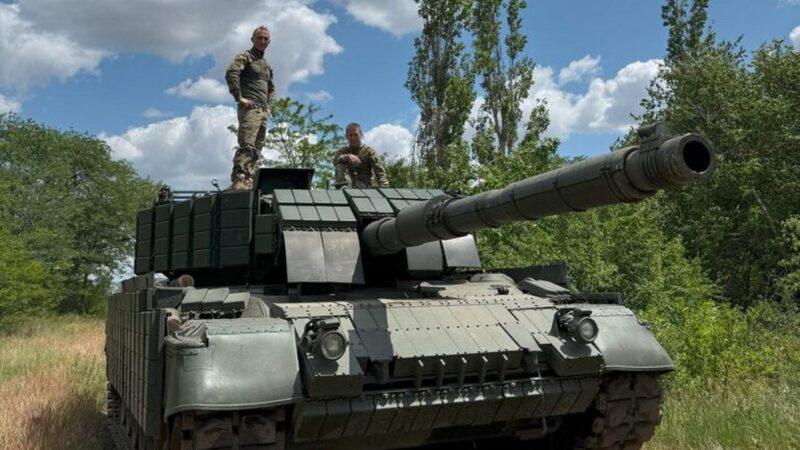 Ukraine sends Leopard 1A5 "sniper tanks" to 7 brigades