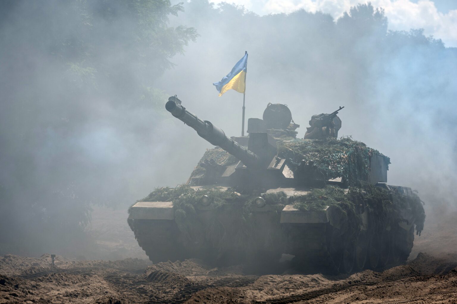 UK has 140 Challenger 2 tanks with no clear future as Ukraine needs ...