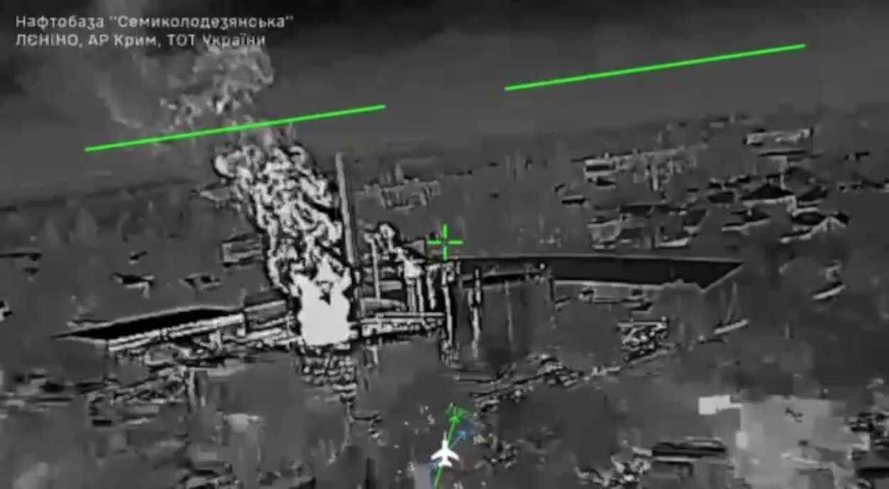 Ukrainian Special Forces target Crimea fuel system, hitting depot and ...